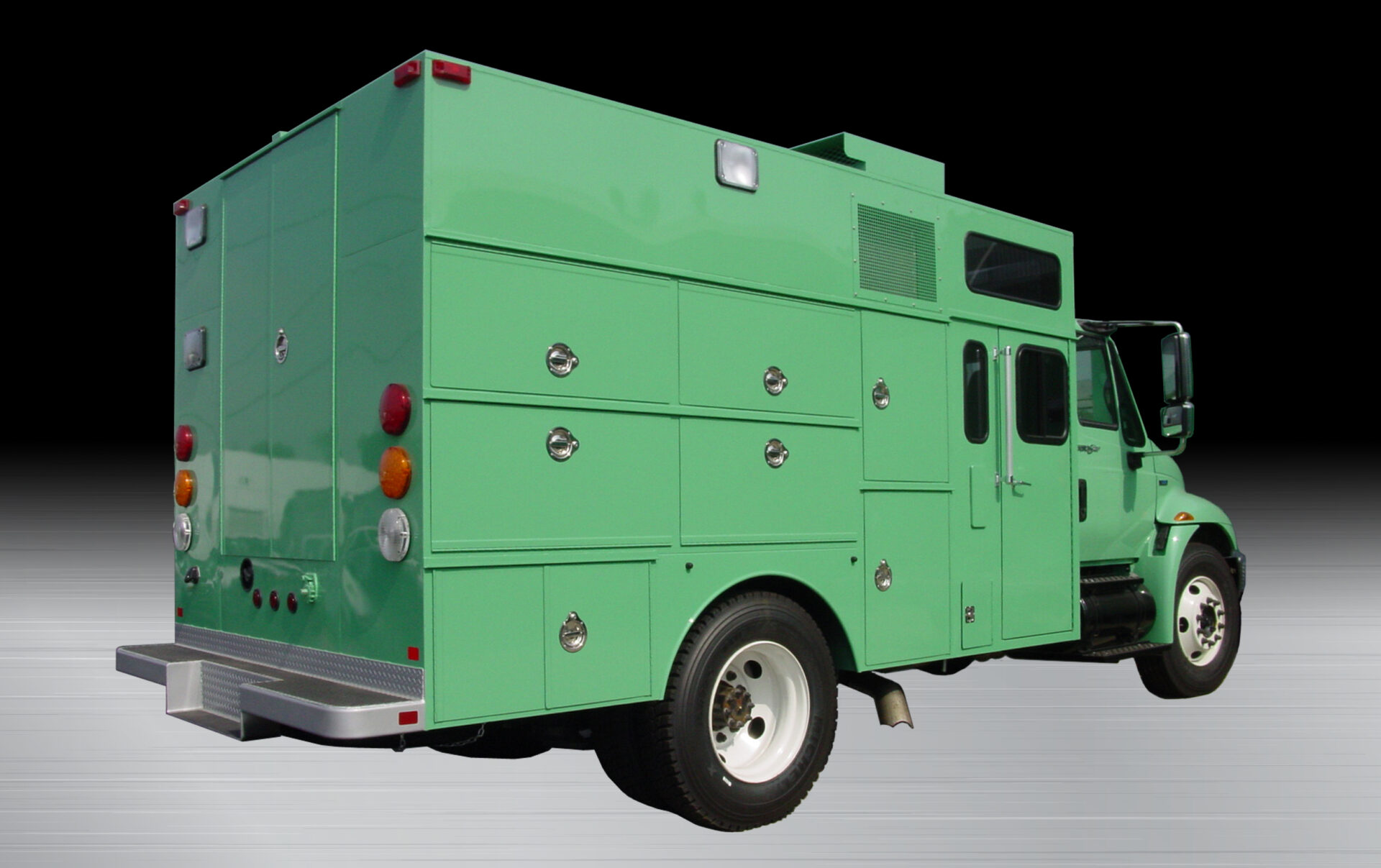 Custom Truck Utility Bodies - Phenix